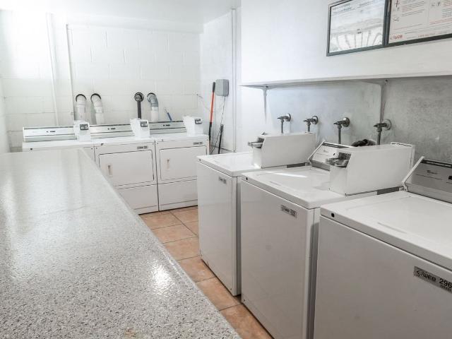 Vista Luxury Investments, LLC 2 Bedroom Apartment for Rent at 1520 N Vista St, Los Angeles, CA 90046 Hollywood Hills West