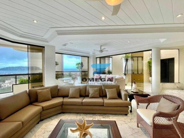 VISTA MAR Cobertura Duplex com 6 suítes à venda na praia da Enseada Guarujá/SP