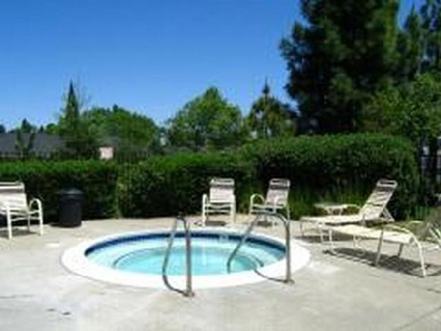 Vista Oaks Apartments Wonderful 1 bedroom, 1 bath apartment home with 540 sqft