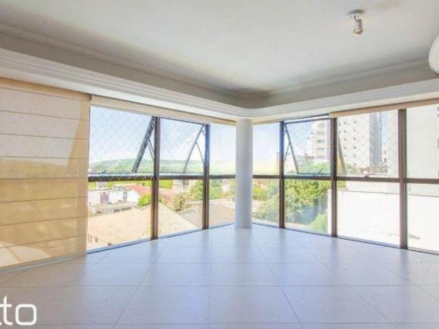 Vista Panorâmica, 3 Dormitórios com Suíte e 2 Vagas no Petrópolis