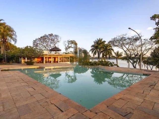 Vista para o lago
