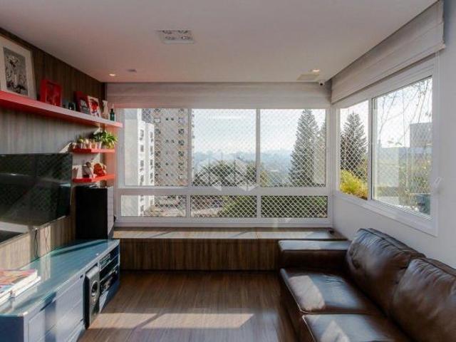 Vista Para o Sol Poente Neste Lindo Apartamento Reformado!