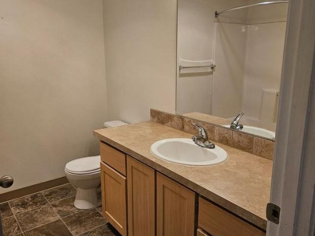 Vista Pointe Apartments in South Salem Oregon Comfortable Living Near Shopping and I5 1 Bedroom Apartment for Rent at 1830 Wiltsey Rd Se, Salem, OR 97306 South Gateway