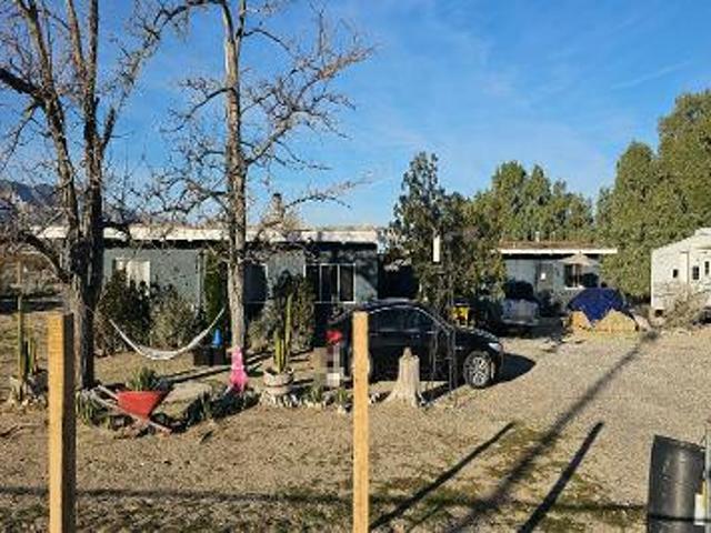 Visalia Ave