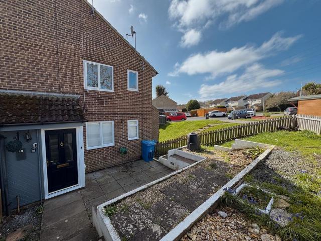 Viscount Walk, Bournemouth BH11 1 bed flat to rent £1,050 pcm £242 pw