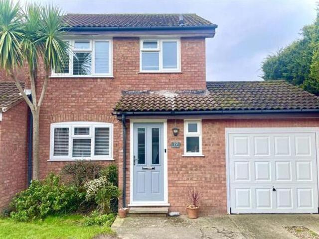 Viscount Drive, Mudeford, 3 Bedroom Link
