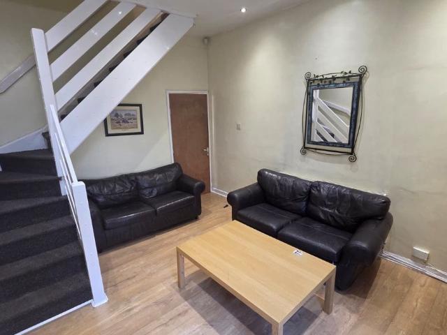 Viscount Street, Rusholme, Manchester M14, 3 bed terraced house to rent, £433 pppm | PrimeLocation