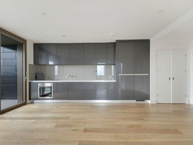Vita Apartments, 1 Caithness Walk, Croydon CR0, 2 bed flat to rent, £1,875 pcm | PrimeLocation