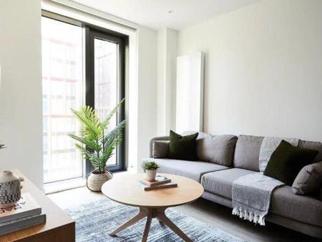 Vita Living Circle Square, Oxford Road, 3 Bedroom Apartment