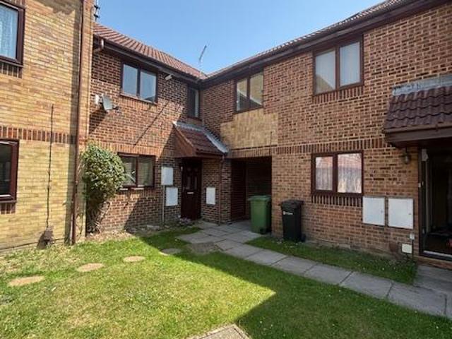 Vita Road, Portsmouth PO2 2 bed ground floor maisonette to rent £1,295 pcm £299 pw