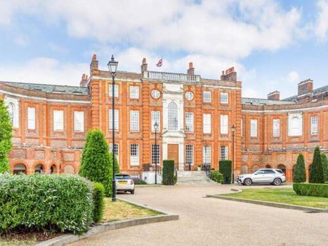 Vitali Close, London, 3 Bedroom Apartment