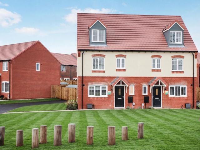 Vitellius Close, Nuneaton CV11, 4 bed detached house to rent, £1,700 pcm | PrimeLocation