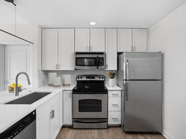 VITRA Apartments 2 Bedroom Apartment for Rent at 8785 Keystone Xing, Indianapolis, IN 46240 Keystone at The Crossing