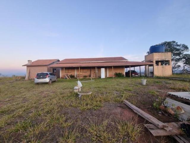 Viva no alto da montanha com vista de tirar o fôlego em Senador Amaral – MG
