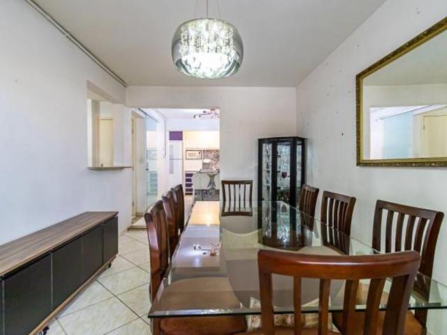 Viva no centro de pinhais: Sobrado exclusivo com espaço, conforto e excelente localição