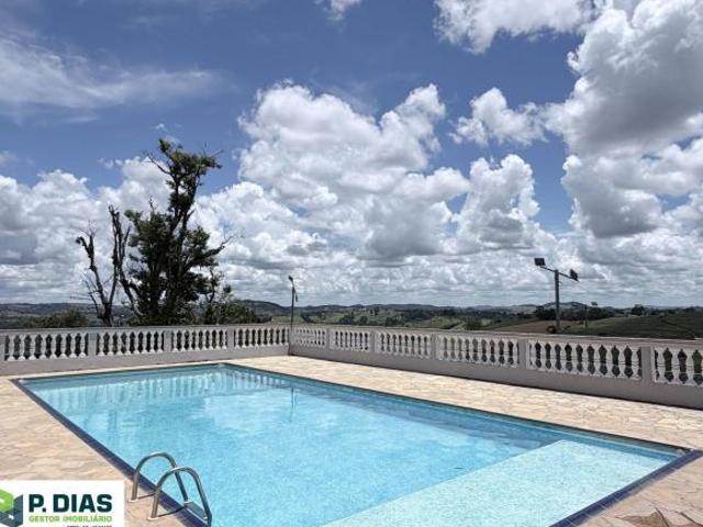 Viva o Charme do Campo: Chácara Colonial com Vista para as Montanhas em Pinhalzinho