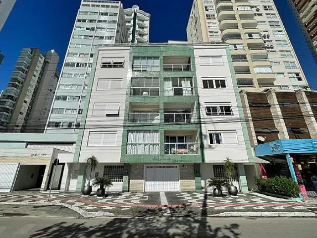 Viva o Extraordinário: Apartamento Alto Padrão Frente Mar em Balneário Camboriú