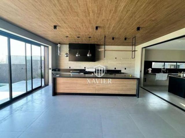 Viva o luxo de uma casa com cinema e piscina de resort! Casa térrea no Saint Patrick, pronta para en