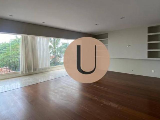 Viva o Luxo e Conforto com Vista Deslumbrante