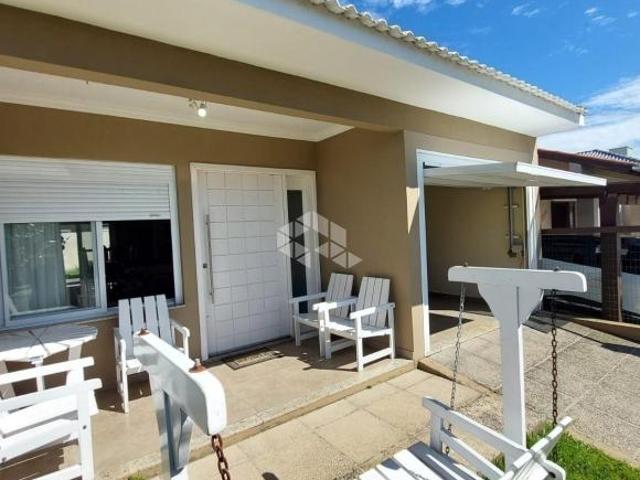 Viva o melhor de Capão Novo: Casa 3 quartos com suíte, lazer e tranquilidade para toda a família!