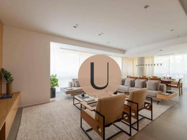 Viva o melhor de Pinheiros em um apartamento de 142m² com 3 suítes