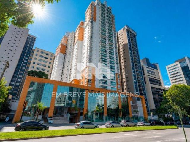 Viva o Melhor do Água Verde em um Apartamento Completo