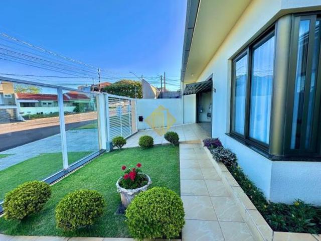 Viva o Melhor do Conforto casa com 4 suítes e Suíte Master com banheira e sauna
