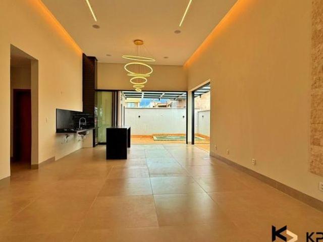 Viva a Elegância Italiana em Goiânia: Casa Térrea de 169m² no Condomínio Villagio Toscana