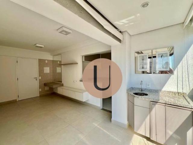 Viva a Poucos Passos do Metrô: Apartamento de 57m² com 2 Suítes e Lazer Completo
