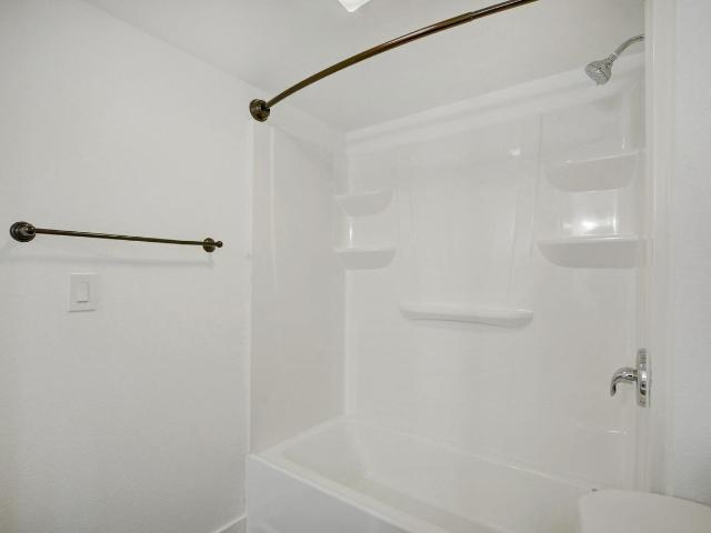 Viva Apartments Studio Apartment for Rent at 1450 E Harmon Ave, Las Vegas, NV 89119
