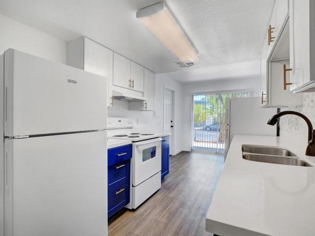 Viva Apartments Studio Apartment for Rent at 1450 E Harmon Ave, Las Vegas, NV 89119