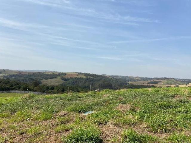 Viva com Tranquilidade em Condomínio Reserva Santa Mônica