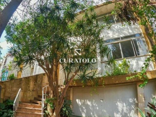 Viva com comodidade na Chácara Tatuapé, ao lado do Parque e Metrô Belém: amplo sobrado de 400m² com
