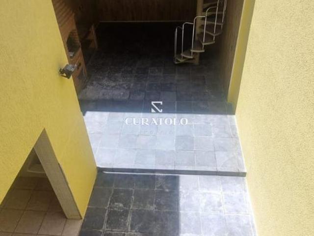 Viva com comodidade no Santa Paula, um dos melhores bairros de São Caetano: Casa de 175 m² com 3 Dor