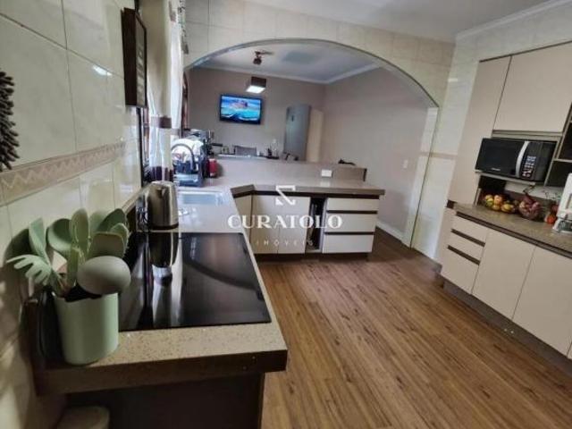 Viva com conforto e espaço: Conheça sua nova casa, de 3 Quartos, com 2 Vagas cobertas e amplo quint