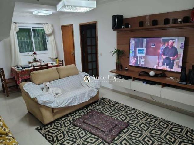 VIVA COM CONFORTO E SEGURANÇA NESTA CHARMOSA SOBREPOSTA ALTA NA DESEJADA VILA SÃO JORGE, EM SANTOS!