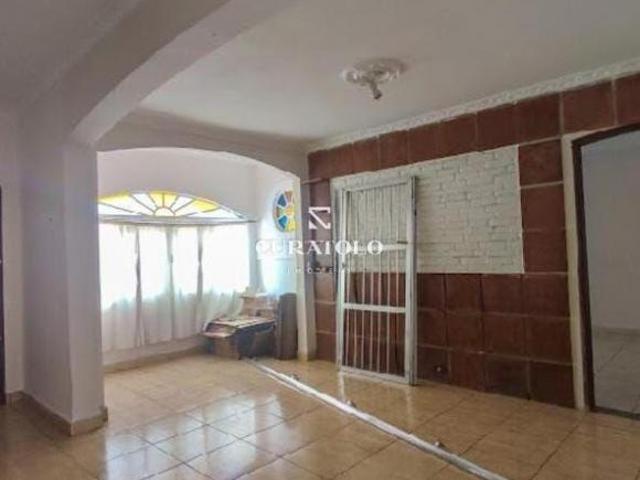 Viva com conforto no Jd Itapemirim, a 6 min do Shopping Metrô Itaquera: Lindo Sobrado de 250m² com 4