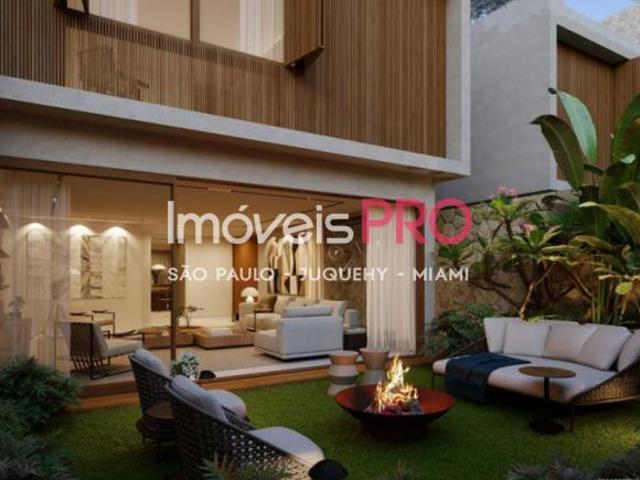 Viva com Exclusividade no Alto de Pinheiros: Casa à Venda no Condomínio Terraz!