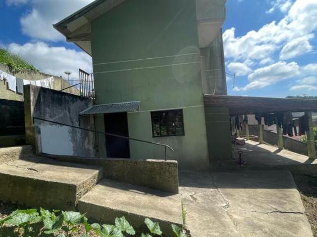 Viva com liberdade e conforto Terreno com 2 casas em Campo Magro por R 375 mil