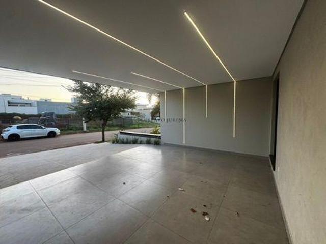 Viva com Segurança: Casa em Condomínio Fechado Próximo à Castelo Branco
