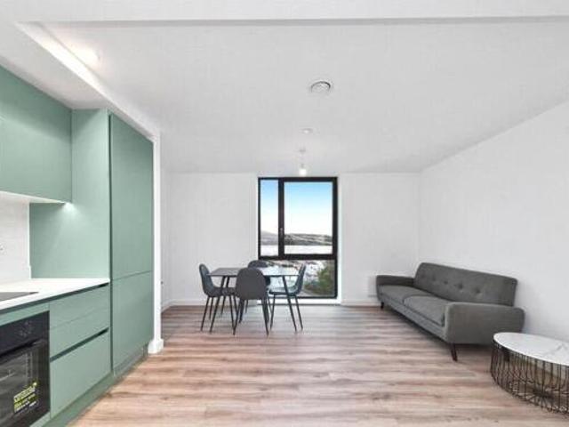 Viva Court, Kimpton Road, 2 Bedroom Apartment