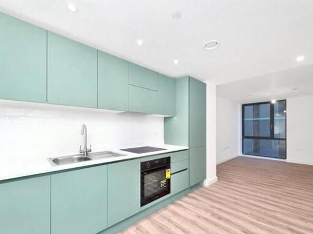 Viva Court, Kimpton Road, 2 Bedroom Apartment
