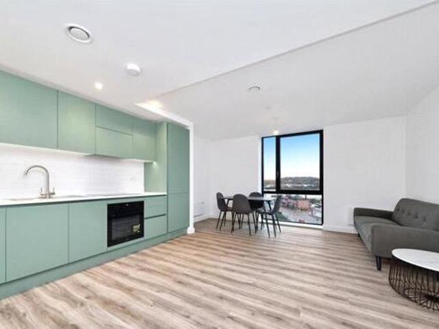 Viva Court, Kimpton Road, 2 Bedroom Apartment