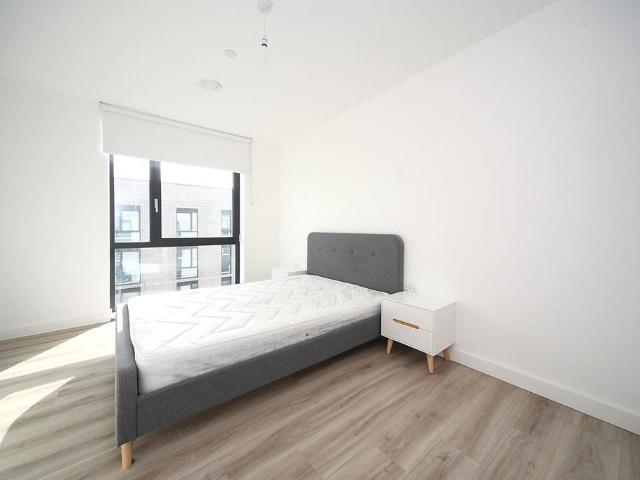 Viva Court, Kimpton Road, Luton 2 bed apartment to rent £1,475 pcm £340 pw