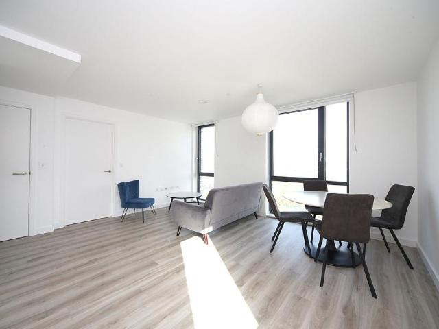 Viva Court, Kimpton Road, Luton 2 bed apartment to rent £1,600 pcm £369 pw