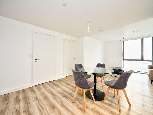 Viva Court, Kimpton Road, Luton LU2, 1 bed flat to rent, £1,300 pcm | PrimeLocation