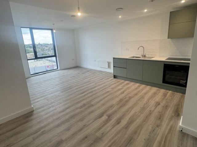 Viva Court, Kimpton Road, Luton LU2, 1 bed flat to rent, £1,300 pcm | PrimeLocation