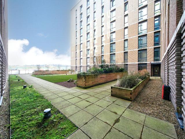 Viva Court, Kimpton Road, Luton LU2, 1 bed flat to rent, £1,325 pcm | PrimeLocation