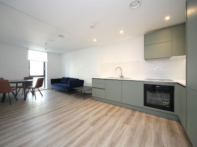 Viva Court, Kimpton Road, Luton LU2, 2 bed flat to rent, £1,500 pcm | PrimeLocation