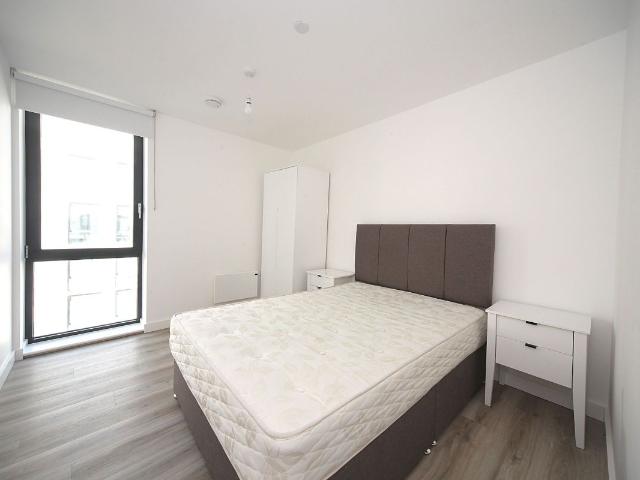 Viva Court, Kimpton Road, Luton LU2, 2 bed flat to rent, £1,500 pcm | PrimeLocation